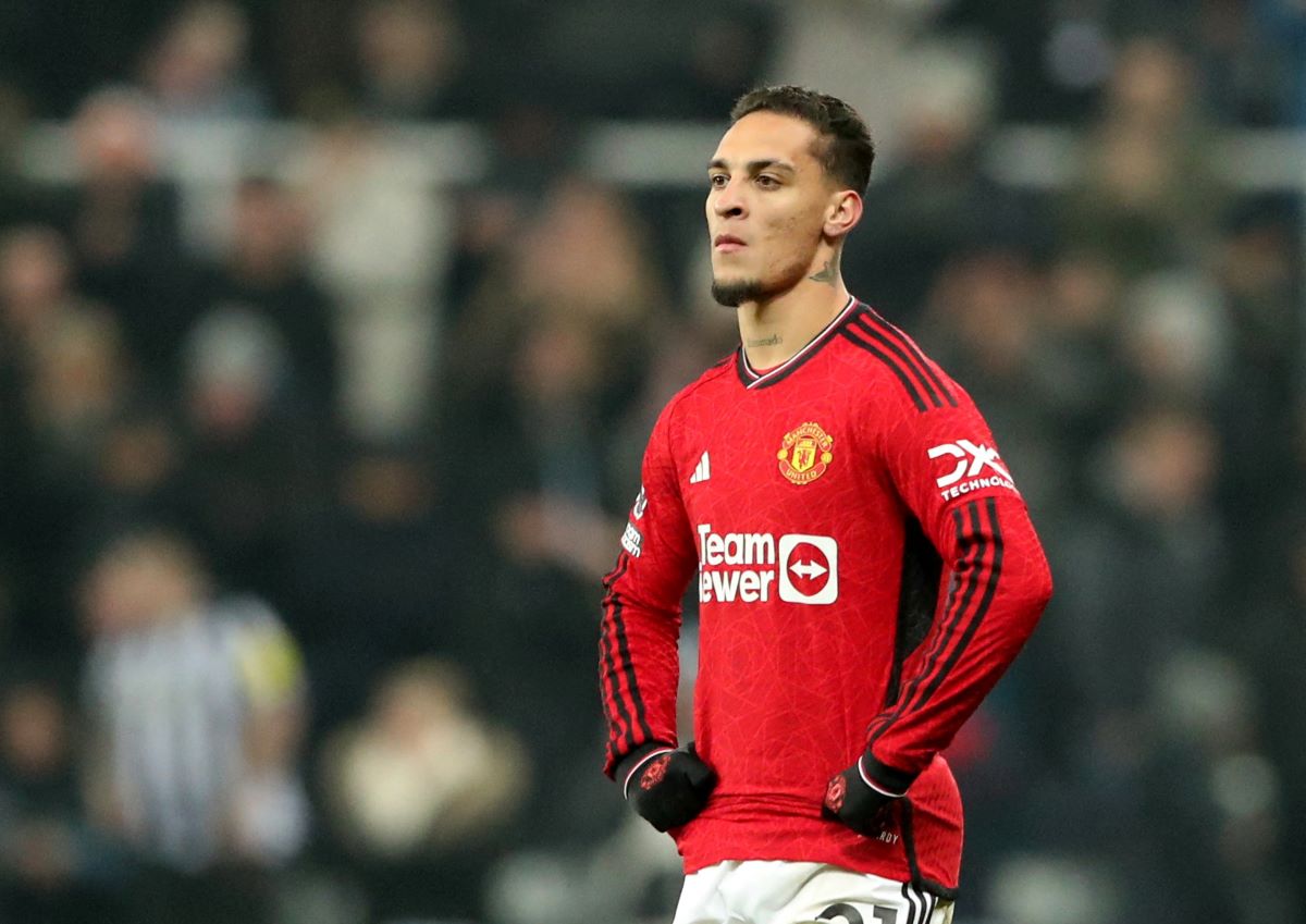MU Lepas Anthony dengan Harga Miring - purnawarta